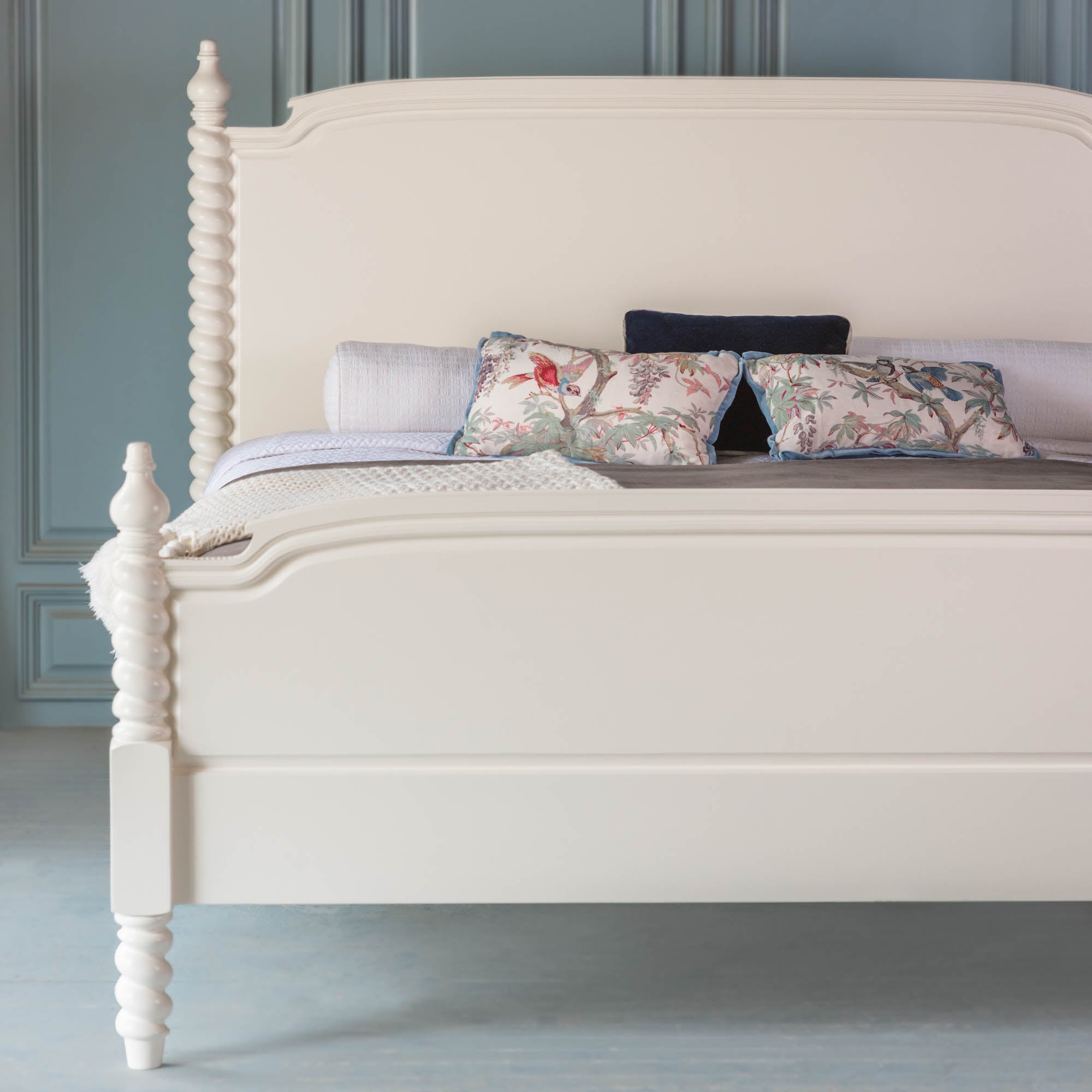 Christophe Barley Twist Bed with Footboard – THE BEAUTIFUL BED COMPANY